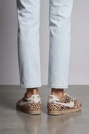AUTRY Windspin Low Animalier Leather Sneakers