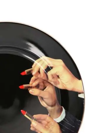 SELETTI Toiletpaper Lipstick' Plate