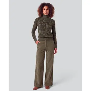 LORDS OF HARLECH Merino Silk Cashmere Turtleneck Sweater - Leopard Sage