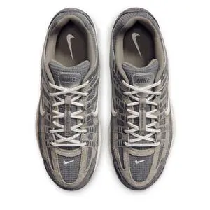 Nike Multi-tone Mesh Sneaker