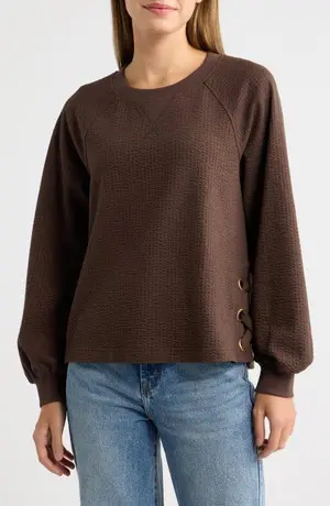 CITY BLUES Side Grommet Raglan Sleeve Top - Fudge