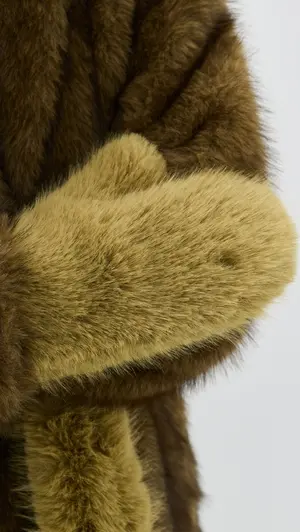 MUSE ASSEMBLY Amber Faux Fur Coat