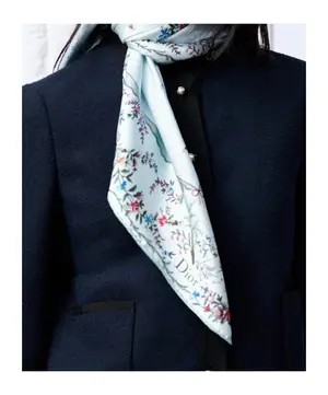 Dior Dioramour Revolution Flowers 90 Square Scarf