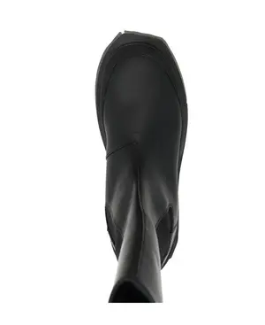 Off-White Round Toe Chelsea Boots