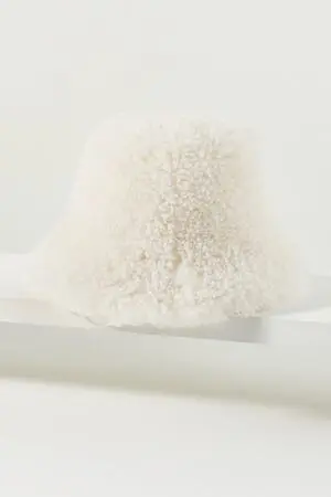 LUCKY ZONE Sherpa Fleece Cloche - Cream