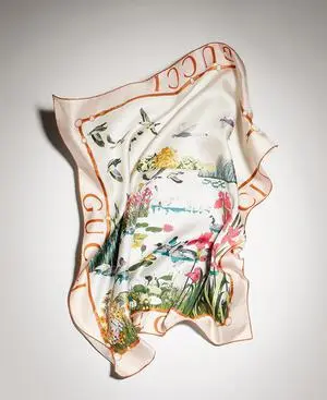 Gucci Printed Silk Twill Carr