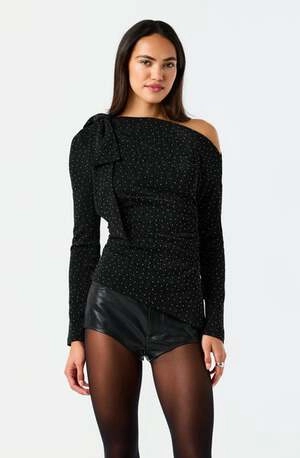 Astr The Label Birlinn Off Shoulder Bow Asymmetric Top - Black