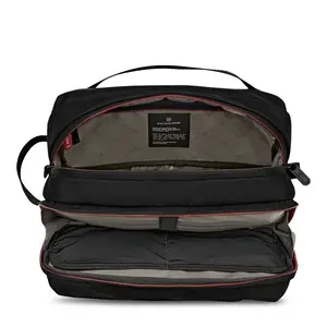 VICTORINOX Travel Essentials Toiletry Bag