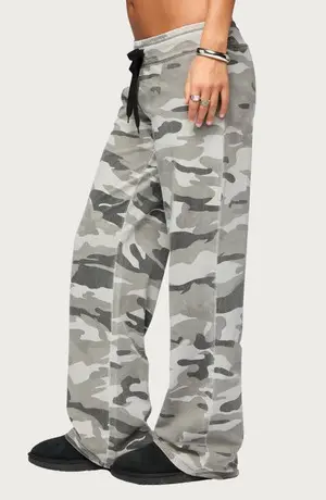 EDIKTED Kenan Camo Straight Leg Sweatpants