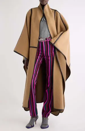 Chloé Iconic Soft Wool Blend Cape - Soft Tan