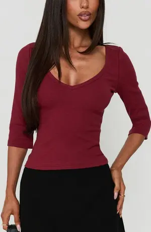 Princess Polly Baseline Ribbed V-neck T-shirt - Cherry Lacquer