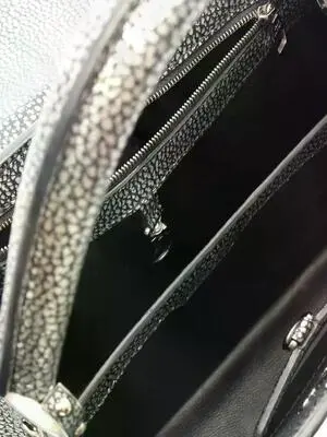 LOUIS VUITTON 2016 Taurillon Capucines Mm Satchel