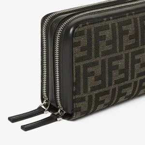Fendi Standing Clutch - Brown