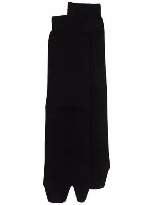MAISON MARGIELA Tabi Ribbed-knit Socks - Black