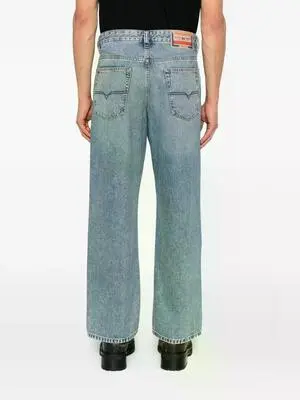 DIESEL® 2001 D-macro Straight-leg Jeans