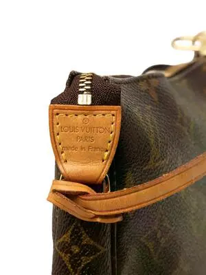 LOUIS VUITTON 2001 Monogram Pochette Accessoires Shoulder Bag