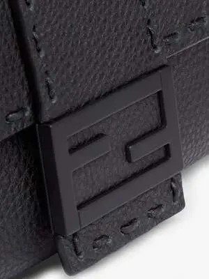 Fendi Baguette Leather Shoulder Bag With Selleria Stitchings - Grey