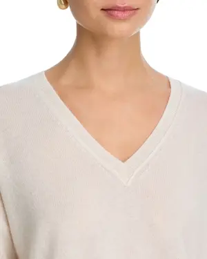 Bloomingdale'S 100% Cashmere V-neck Sweater