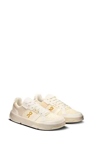 On The Roger Clubhouse Ace Sneaker - Ivory/dew