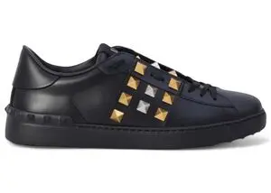 Valentino Garavani Rockstud Untitled Sneaker