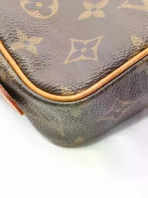 LOUIS VUITTON 2001 Monogram Cross Body Bag