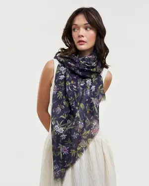 FABLE ENGLAND Passion Flower Lightweight Long Scarf - Navy