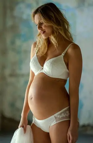 CACHE COEUR Louise Maternity Shorts - Ivory