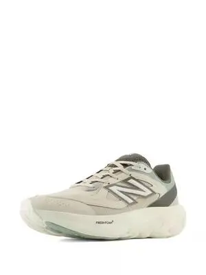 NEW BALANCE Logo Detail Sneakers - Neutrals
