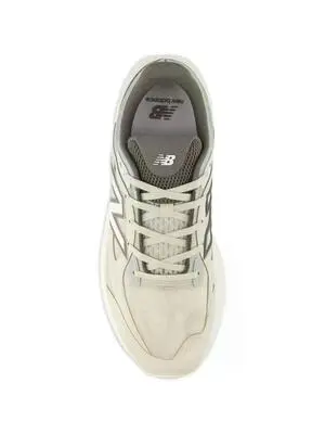 NEW BALANCE Logo Detail Sneakers - Neutrals