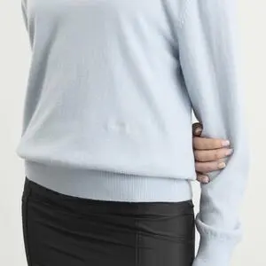 DUNST Soft V-neck Sweater