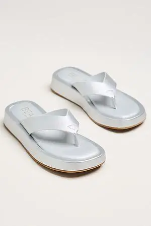 Matisse Mallorca Thong Sandal - Silver