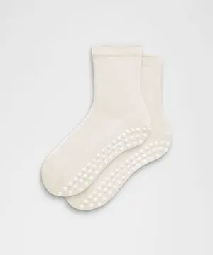 Lululemon Grip Quarter Socks - Light Ivory