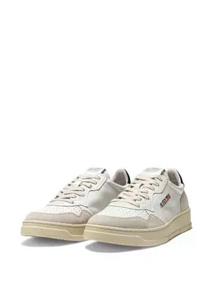 AUTRY Perforated Medalist Low Sneakers