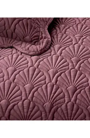Ted Baker London Deco Shells Quilt & Shams Set - Berry Red