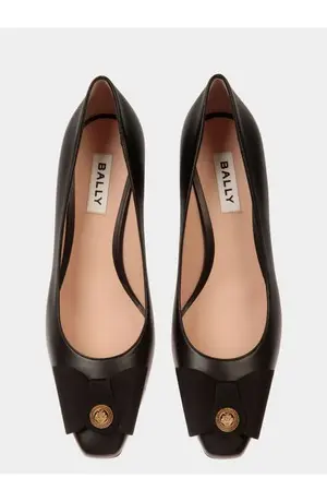Bally Leather Pump With Bow Detailing