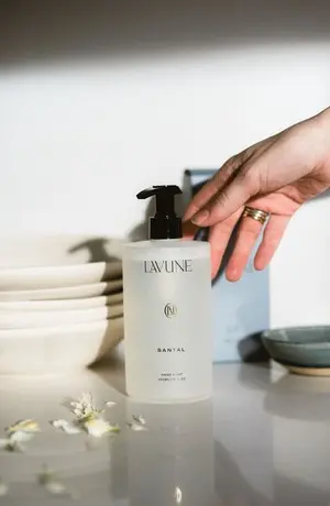 LAVUNE No. 9 Santal Hand Soap