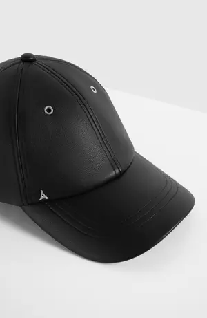 Manière De Voir Vegan Leather Cap - Black