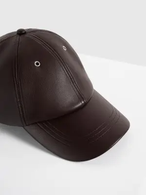 Manière De Voir Vegan Leather Cap