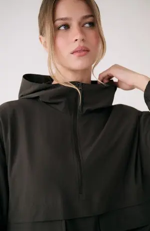LOLE Sofia Water Repellent Pullover Jacket - Olive