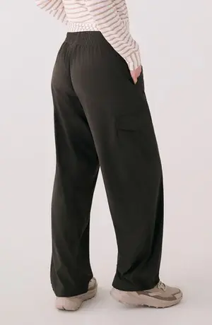 LOLE Sofia Cargo Pants - Olive