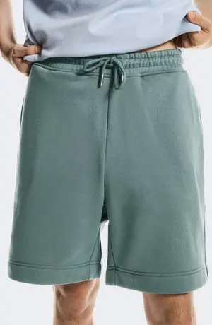 On Relaxed Shorts For Men