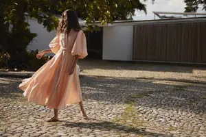 NO PISE LA GRAMA Bromelia Midi Dress With Puff Sleeves And Tie Waist