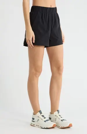 Beyond Yoga Stretch Easy Shorts - True Black