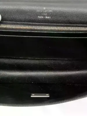 LOUIS VUITTON 2002 Taiga Selenga Clutch - Black