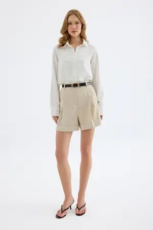 MONLICIA Lina High-waist Single Pleat Tailored Shorts - Beige