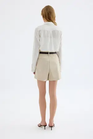MONLICIA Lina High-waist Single Pleat Tailored Shorts - Beige