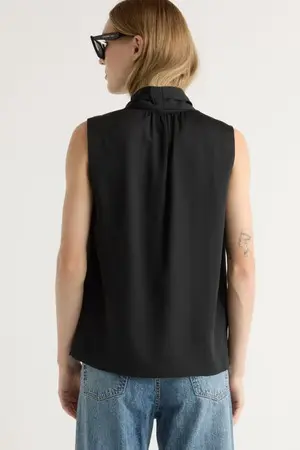 Modern Citizen Jae V-neck Sleeveless Blouse