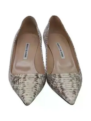Manolo Blahnik Pointed-toe Pumps