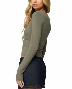 EDIKTED Zelly Deep V Scoop Neck Top