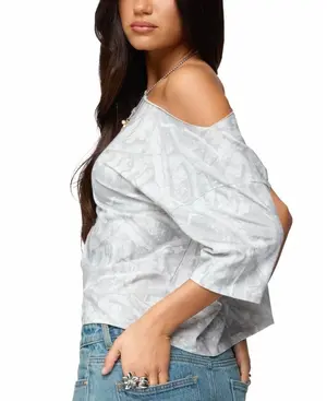 EDIKTED Davida Off-shoulder Top